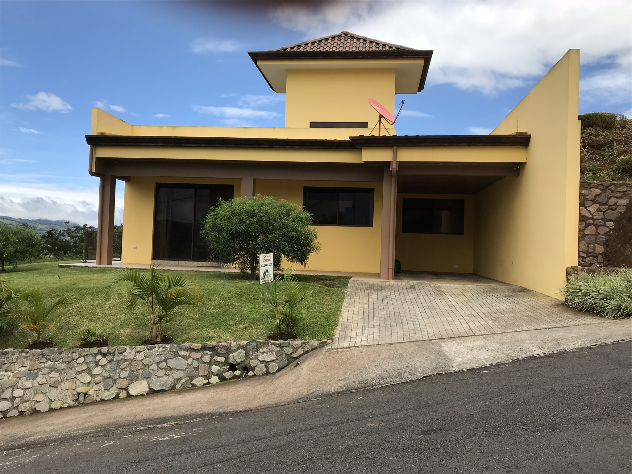 The Mustard house – Travel with Jane & Jeff